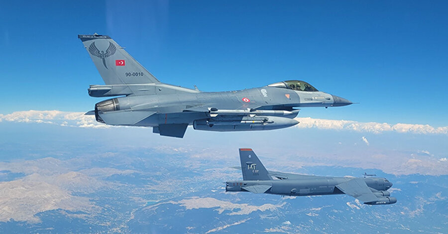 MSB: Türk jetleri Yunan S-300 sistemince taciz edildi