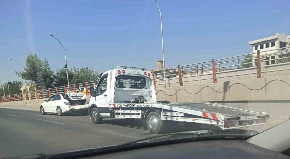 DİYARBAKIR HABER: Diyarbakır-Şanlıurfa kara yolunda zincirleme kaza: 3 ... DİYARBAKIR HABER: Diyarbakır-Şanlıurfa kara yolunda zincirleme kaza: 3 ...