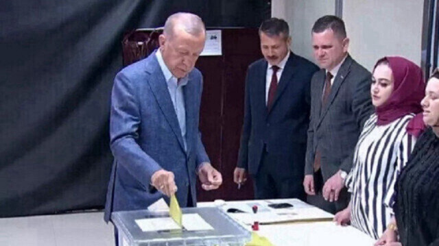 شاهد أردوغان يدلي بصوته في الانتخابات الرئاسية والبرلمانية سياسة