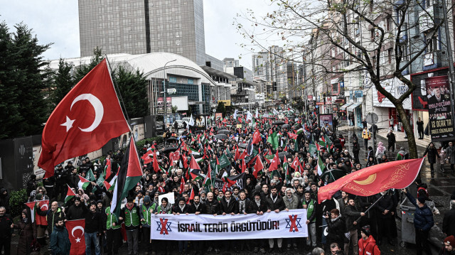 إسطنبول مسيرة حاشدة تندّد بالإرهاب وتتضامن مع فلسطين سياسة