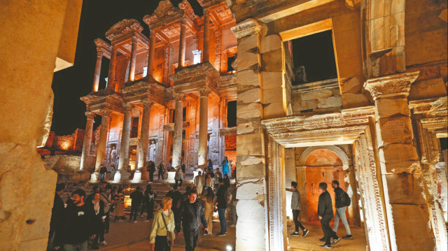 Efes gece bir başka | Kültür Sanat Haberleri